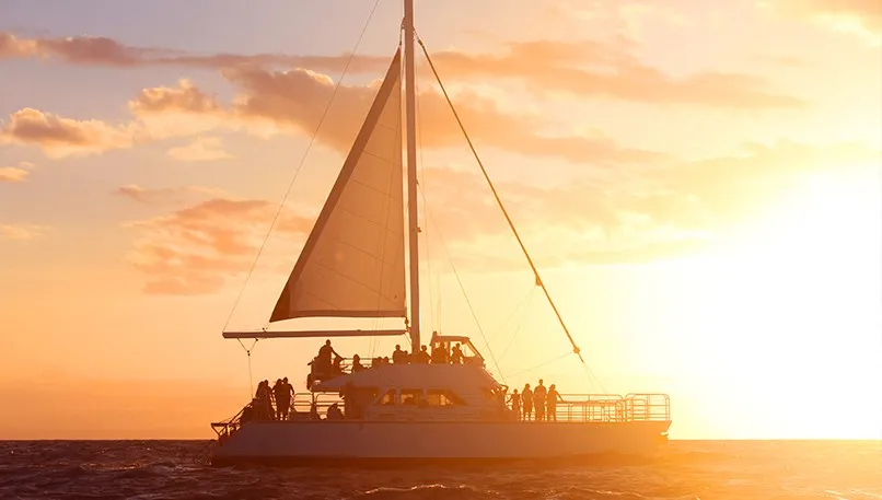 Lucky Lady Deluxe Na Pali Sunset Tour | 2026 / 2027 | Travelbag