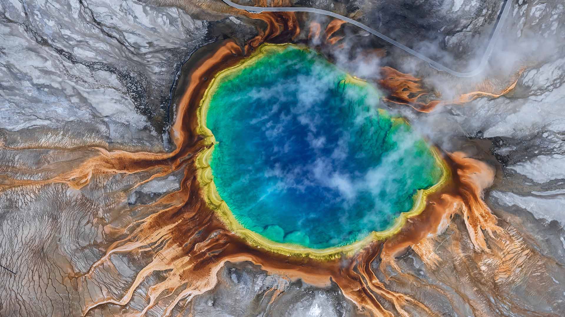7 Day Yellowstone Discovery Deluxe Escorted Tour | 2026 / 2027 | Travelbag