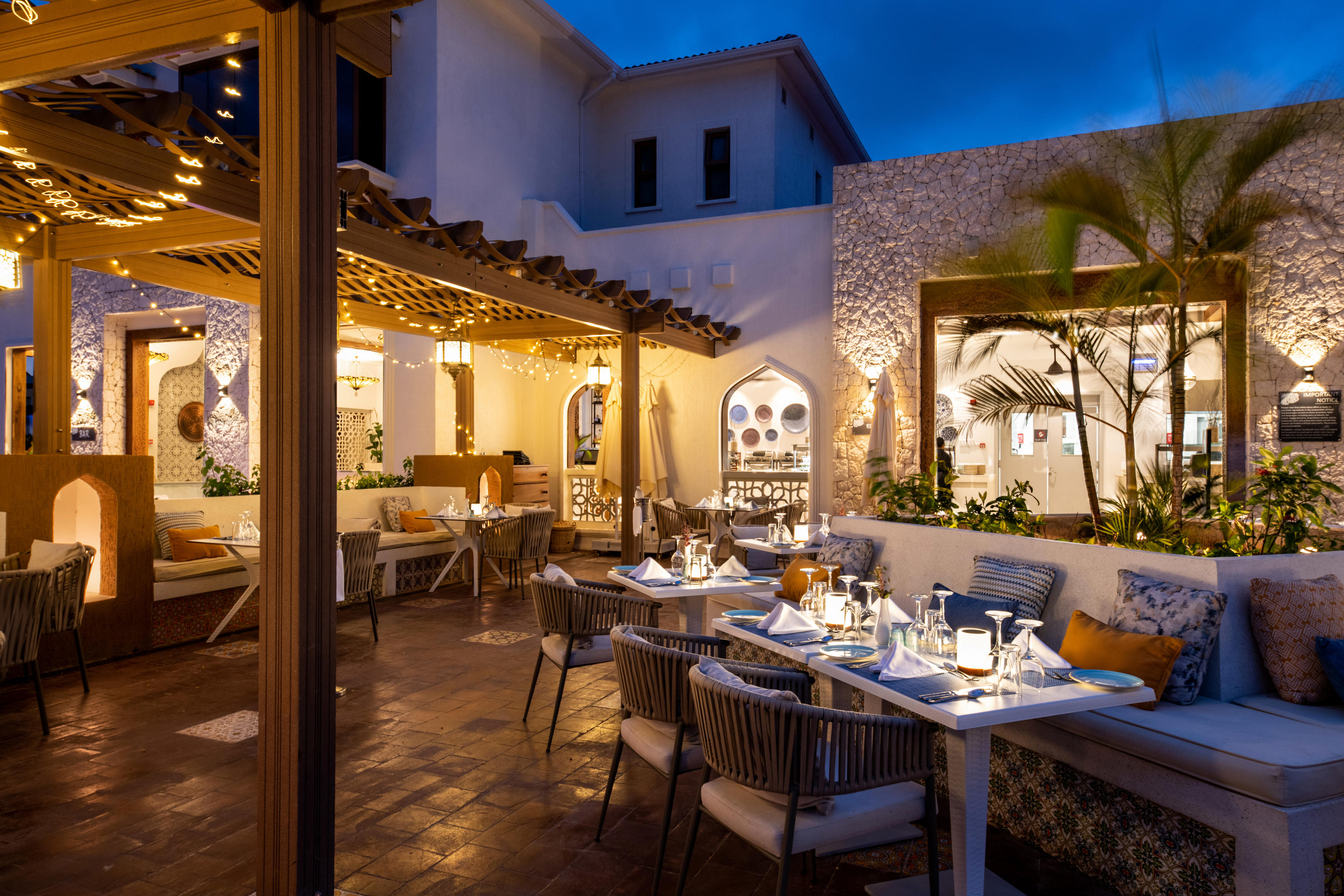 Lux* Marijani | 2026 / 2027 | Travelbag