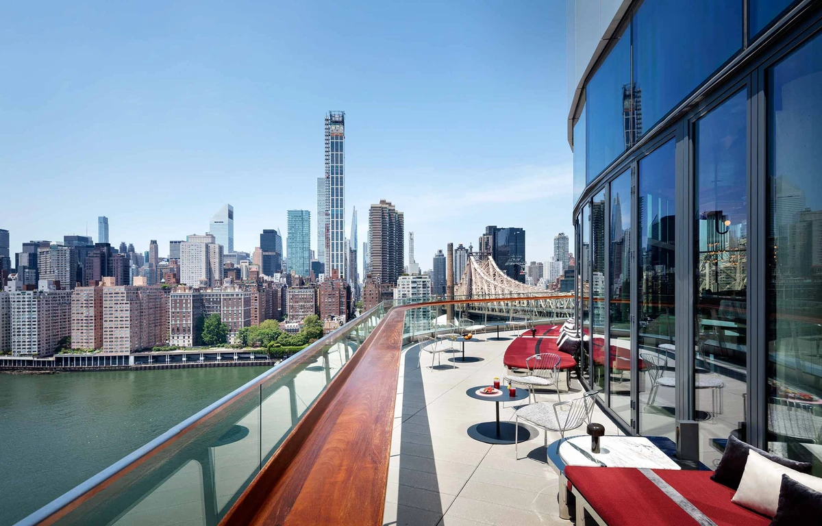 The Graduate New York City | 2026 / 2027 | Travelbag